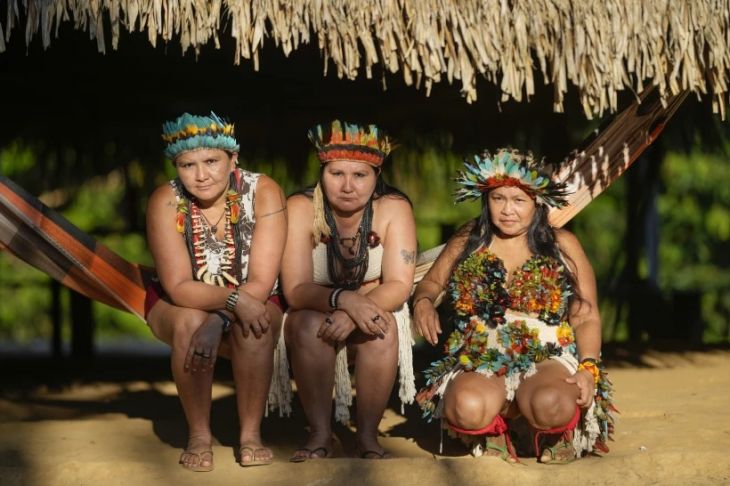 La Jornada Maya | Internacional | Ap | Mujeres indígenas de la Amazonía rescatan de la extinción ...