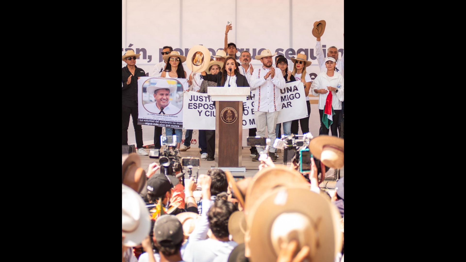 La Jornada Maya | Normando Medina Castro | Aunque la oposición se vista ...