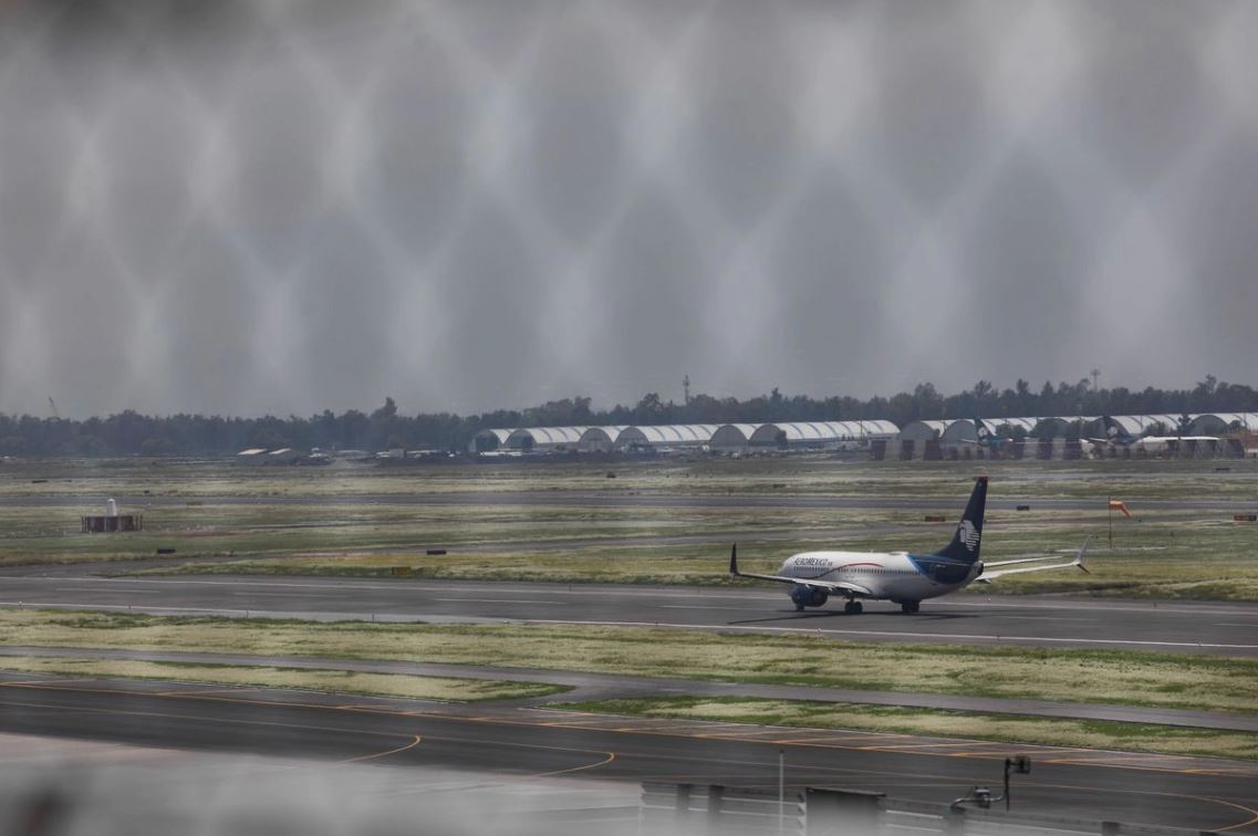 La Jornada Maya | Nacional | La Jornada | Emite AICM alerta a usuarios por mal tiempo