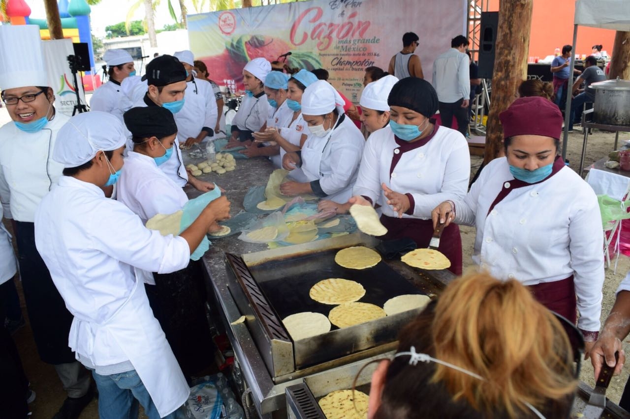 La Jornada Maya | Campeche | La Jornada Maya | Champotón prepara el pan ...