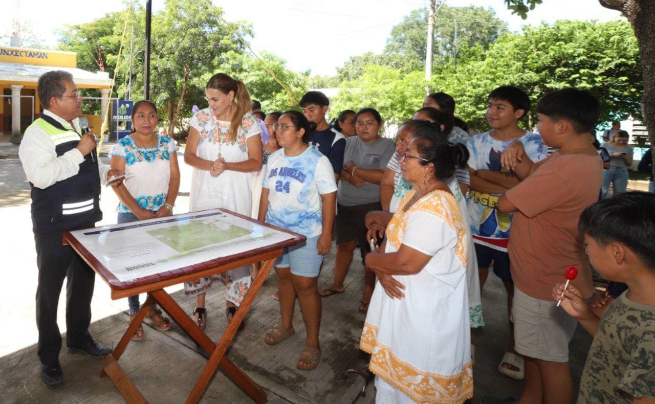 La Jornada Maya | Yucatán | La Jornada Maya | Mérida: Entregan campo deportivo de Hunxectamán ...